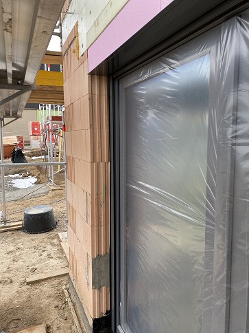 Gecci IMG_1786 - BondGuide